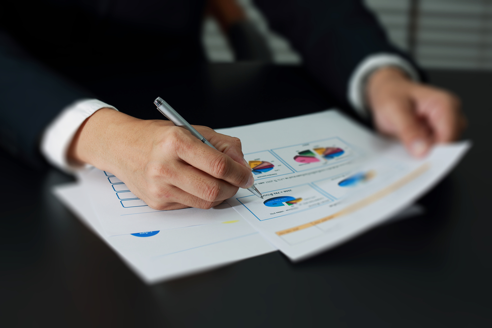 Pros And Cons Of Having An Investment Adviser Investor Academy Pros And Cons Of Having An Investment Adviser Investor Academy